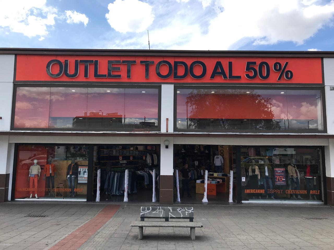 Centro Comercial Outlet de las Américas